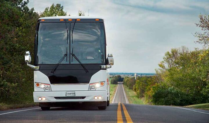Which Bus is Beneficial for Large Group Tours? - Bus Charter Nationwide USA